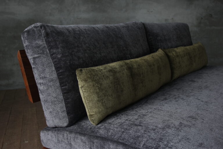 SLC02 sofa | SOLID Villa KARUIZAWA