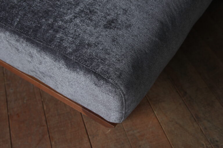 SLC02 sofa | SOLID Villa KARUIZAWA